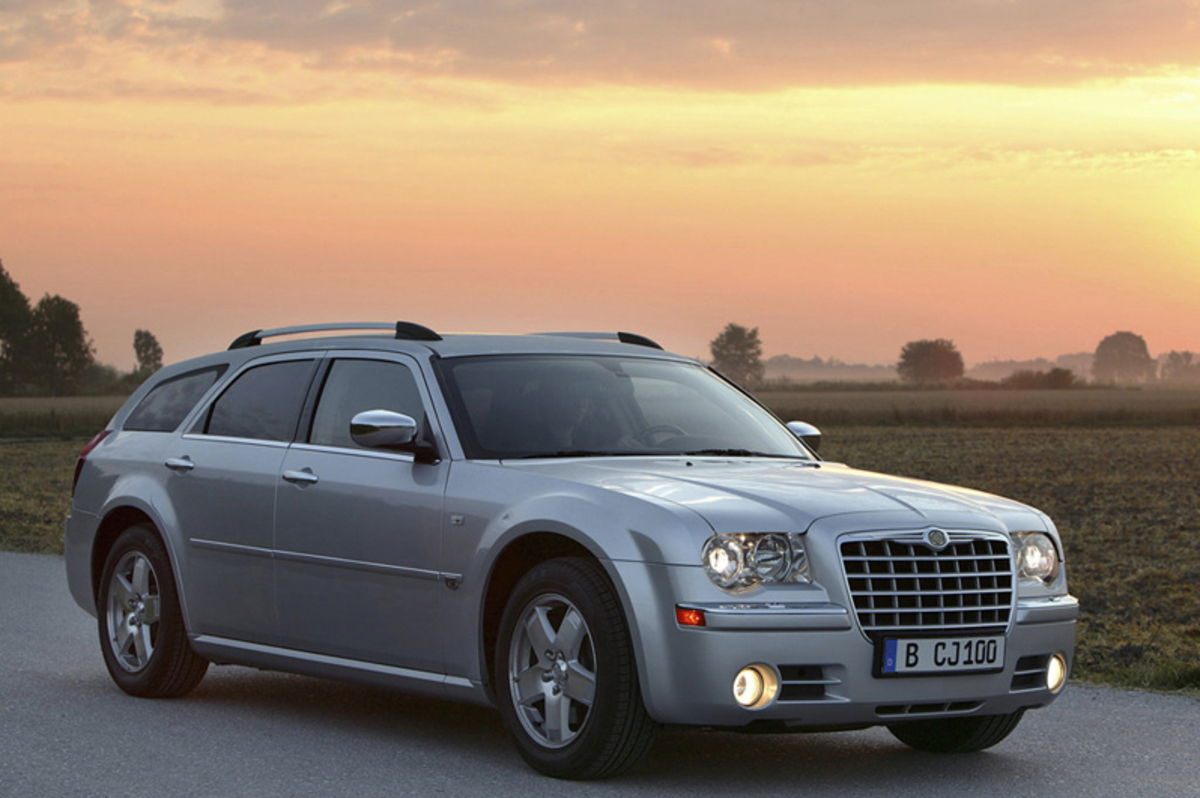 Chrysler 300 C Station Wagon 6.1 V8 HEMI cat Touring SRT-8: prezzo e ...