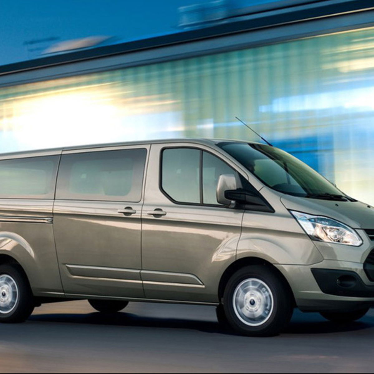 Ford Tourneo Custom: tutte le informazioni ufficiali - News - Automoto.it