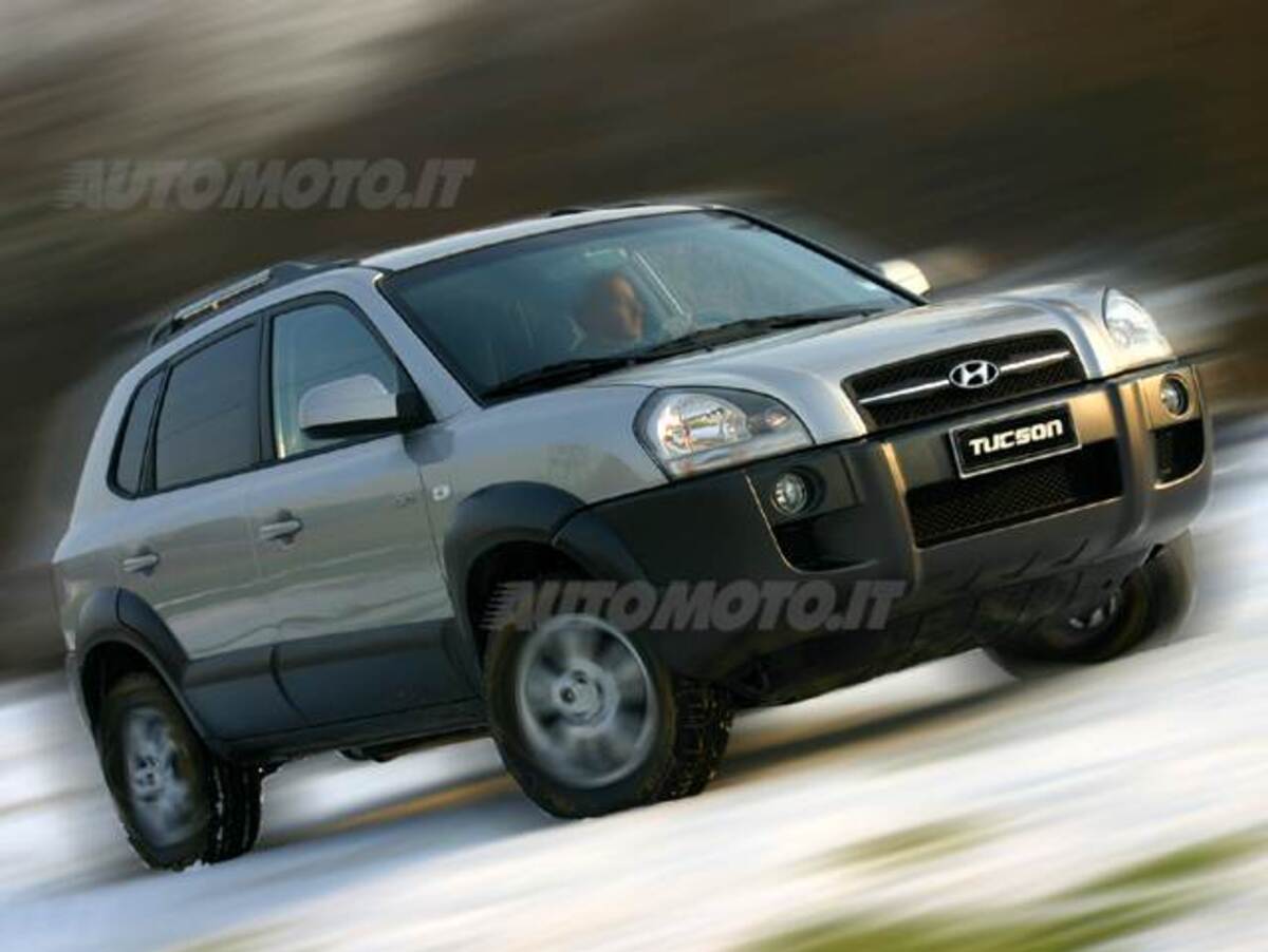 Hyundai Tucson 2.0 CVVT 16V 2WD BlueDrive GPL Active: prezzo e scheda ...