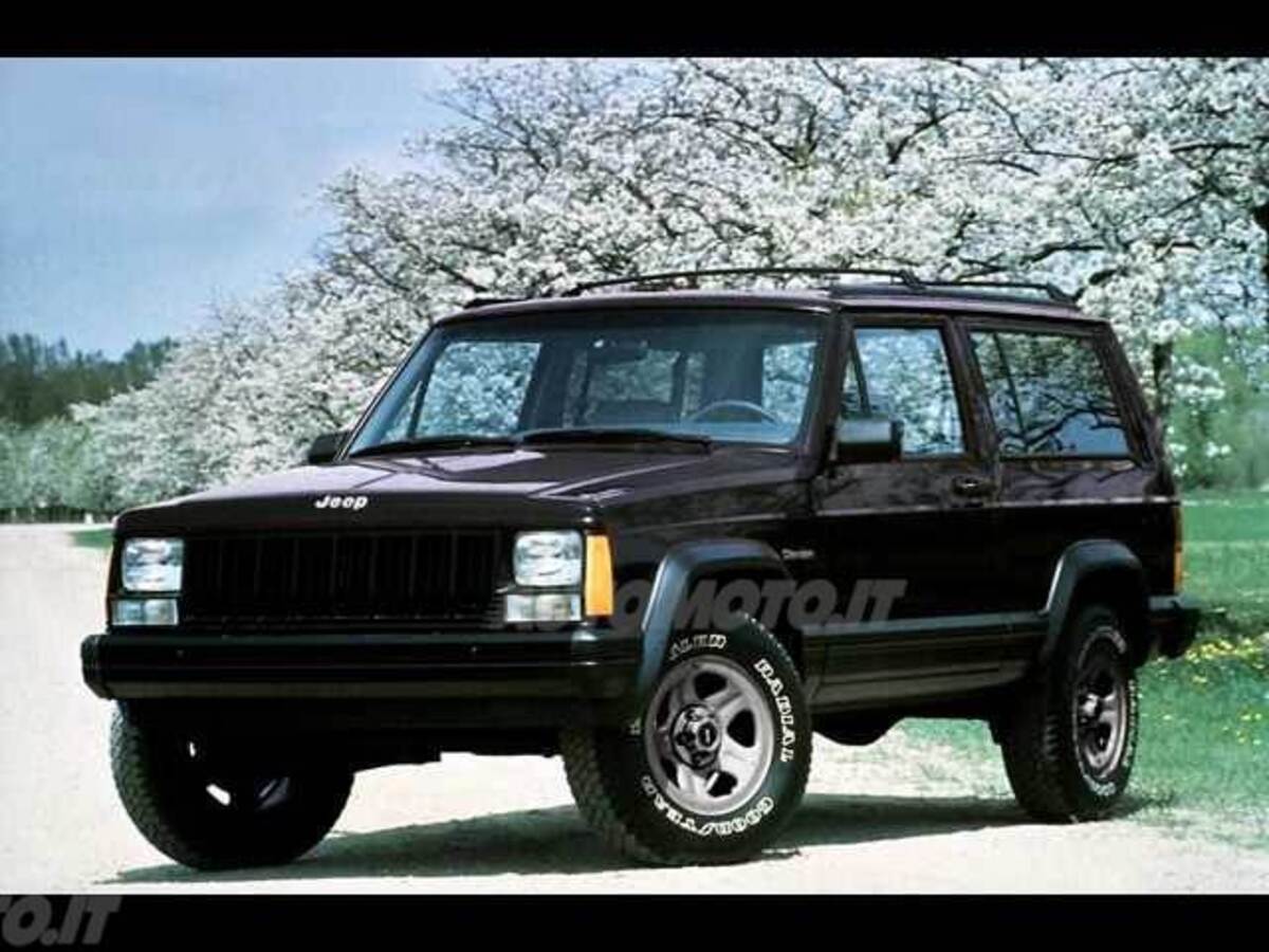 Jeep Cherokee TD 3 porte Command-Trac (EU): prezzo e scheda tecnica ...
