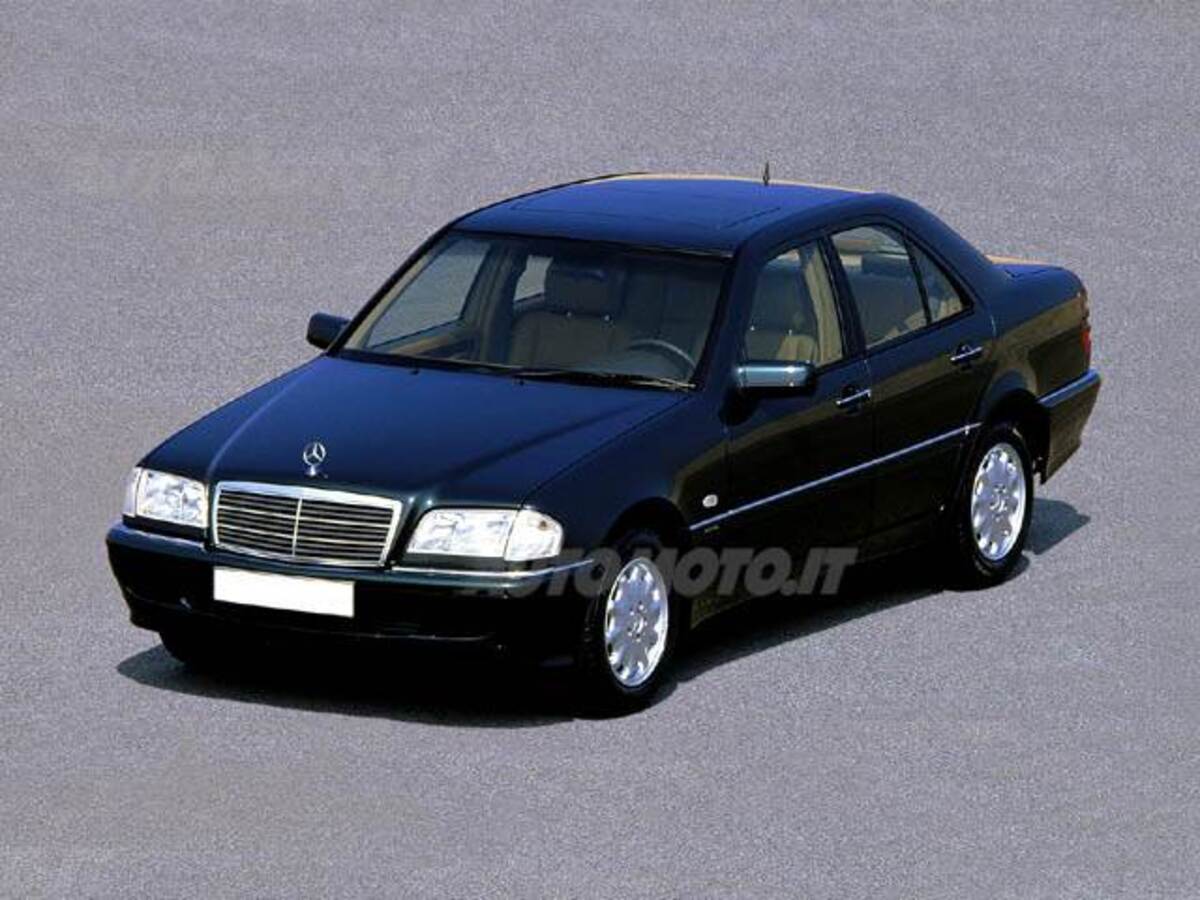 Mercedes-Benz Classe C 240 V6 cat Elegance Selection: prezzo e scheda ...