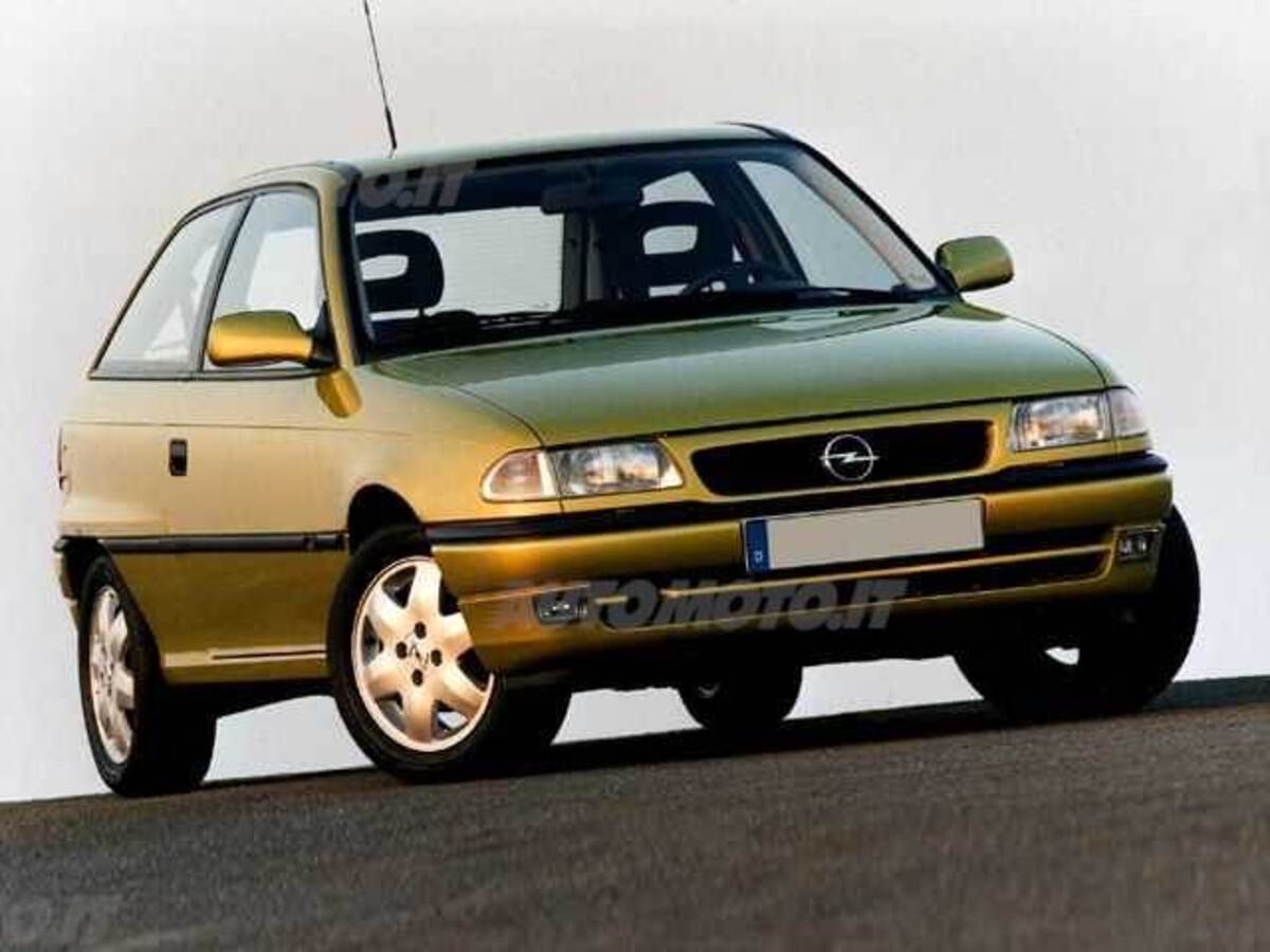 Opel Astra 16V cat 3 porte Sport : prezzo e scheda tecnica - Automoto.it