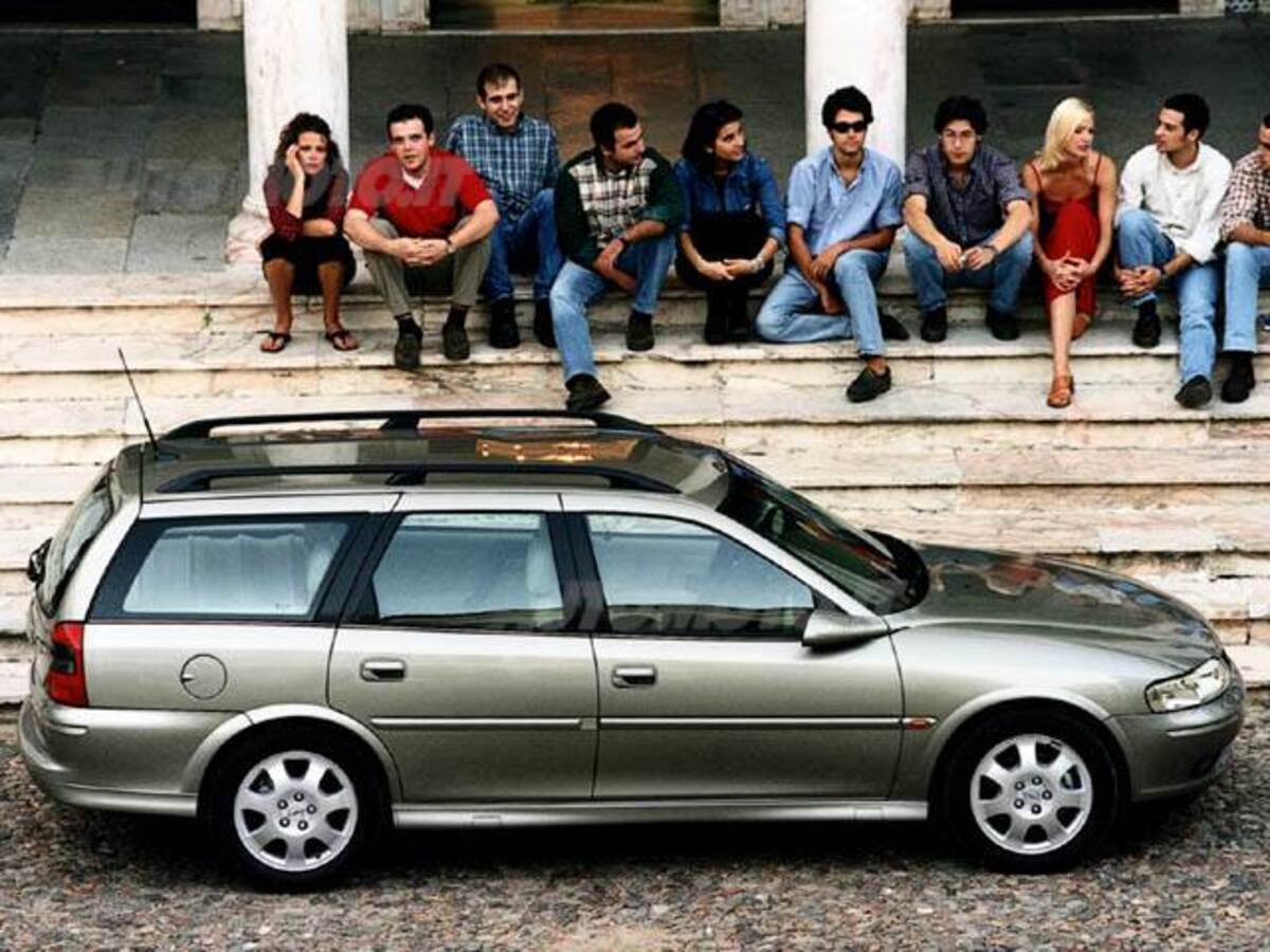 Opel Vectra Station Wagon 2.0 16V DTI cat CD : prezzo e scheda tecnica ...