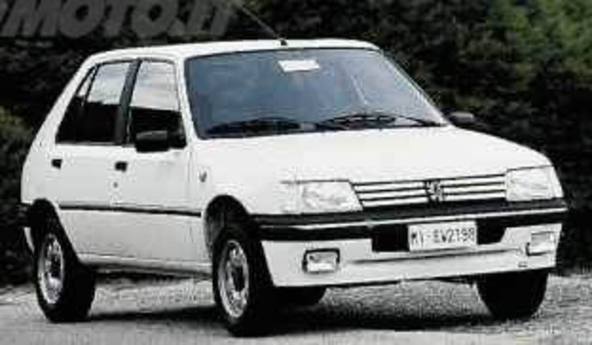 Peugeot 205 cat 5 porte automatica: prezzo e scheda tecnica - Automoto.it
