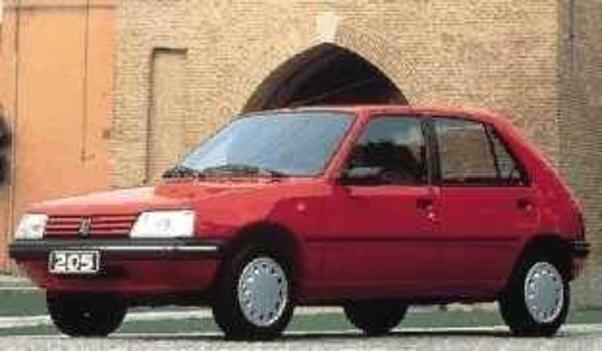 Peugeot 205 diesel 5 porte Color Line : prezzo e scheda tecnica ...