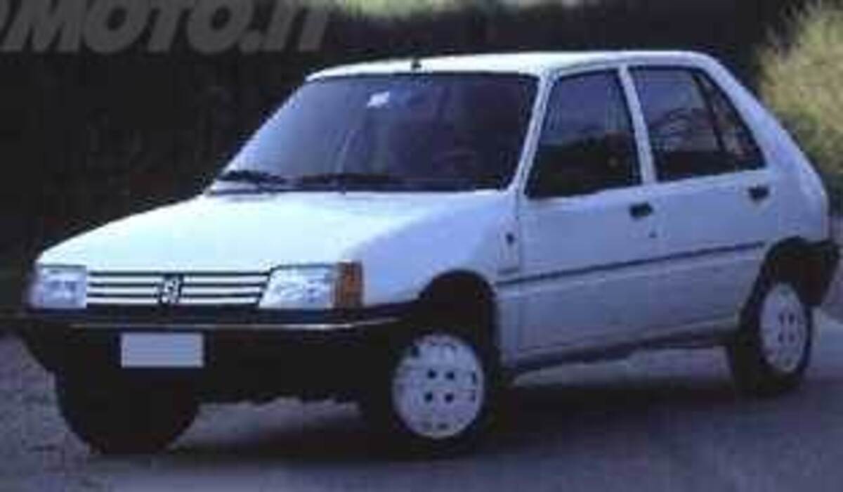 Peugeot 205 diesel 5 porte Junior: prezzo e scheda tecnica - Automoto.it