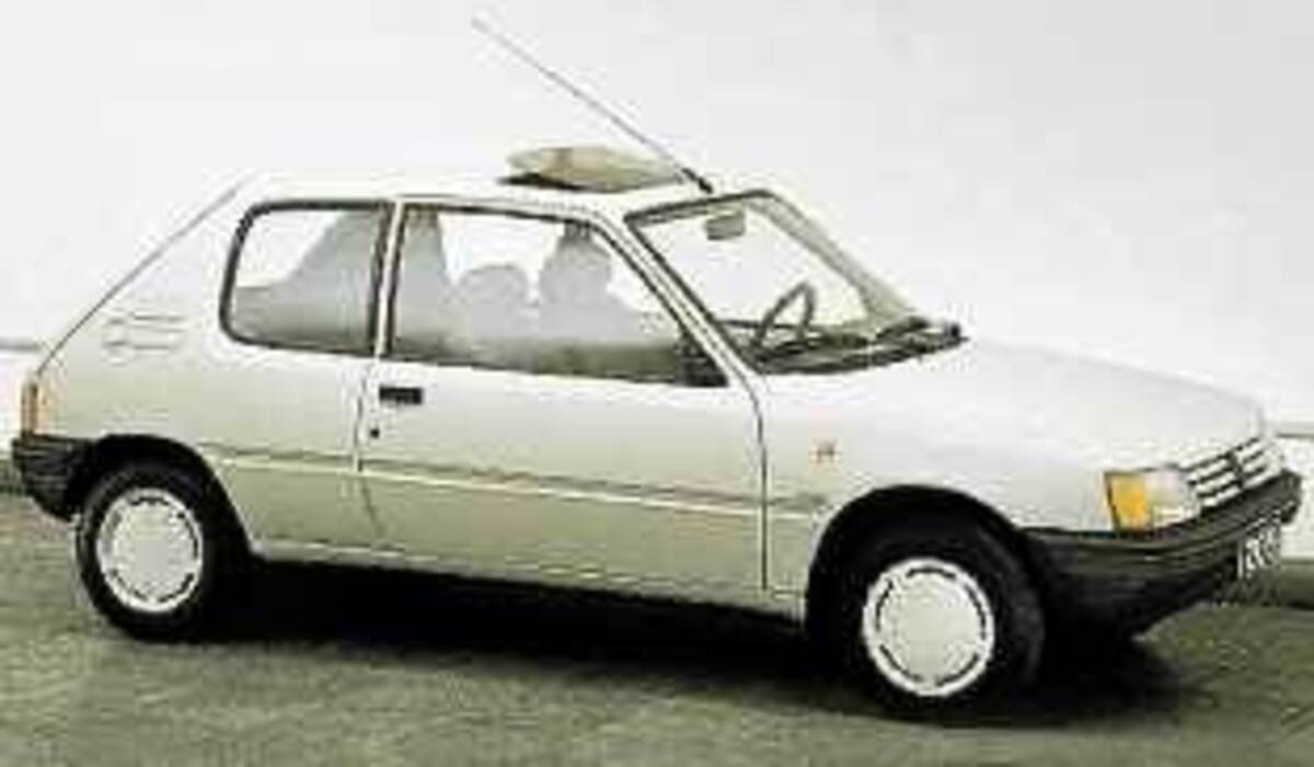 Peugeot 205 3 porte Look : prezzo e scheda tecnica - Automoto.it