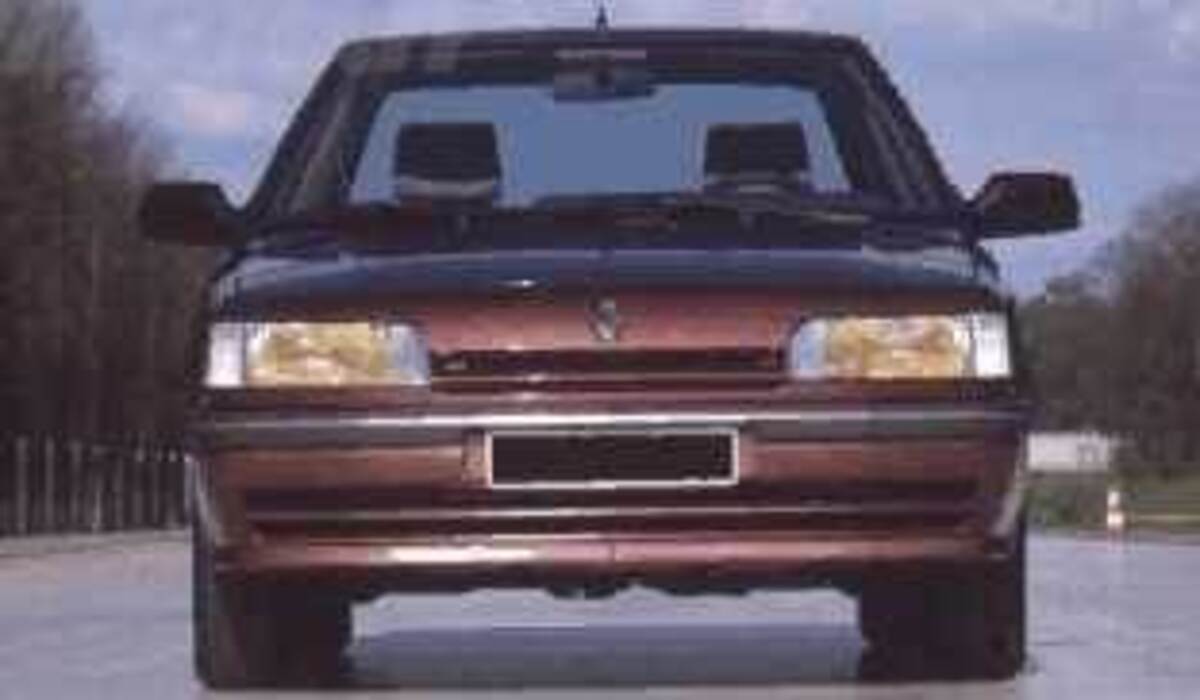 Renault 21 GTS : prezzo e scheda tecnica - Automoto.it