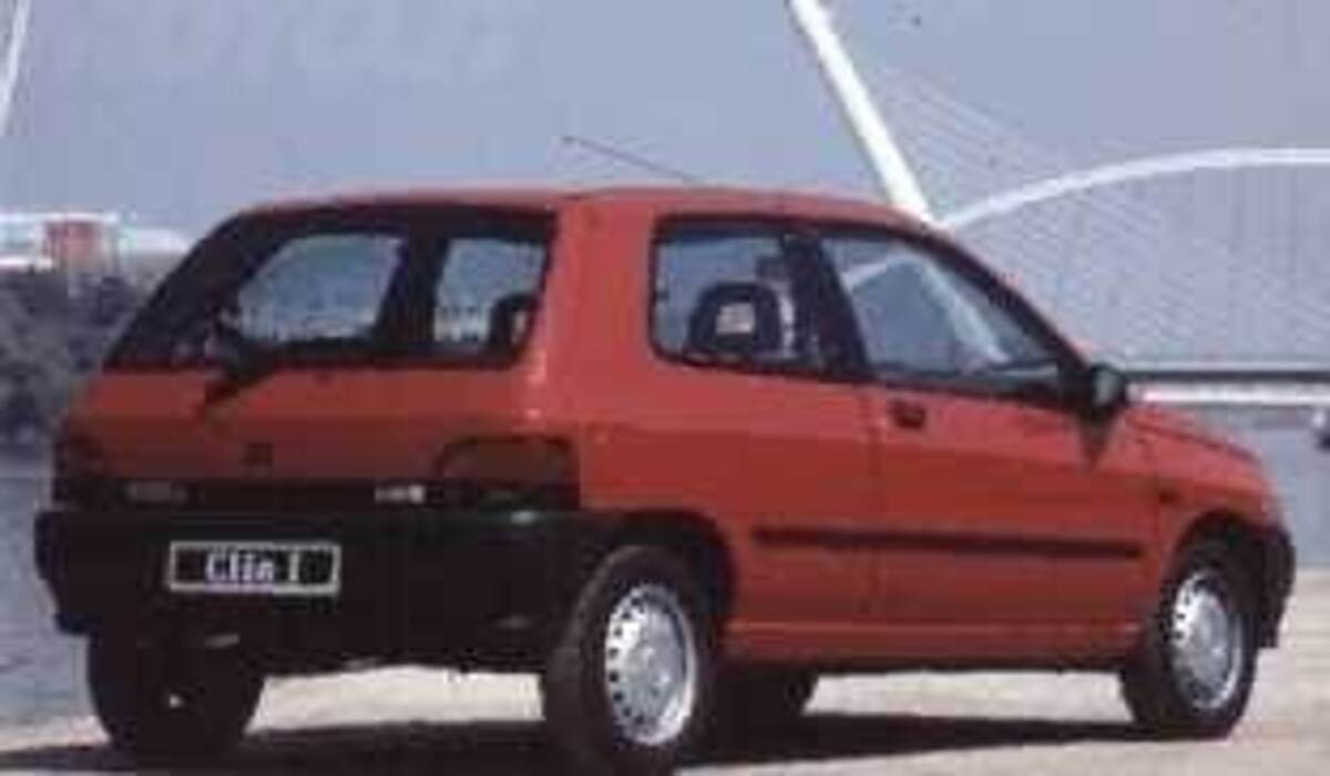 Renault Clio cat 3 porte J : prezzo e scheda tecnica - Automoto.it