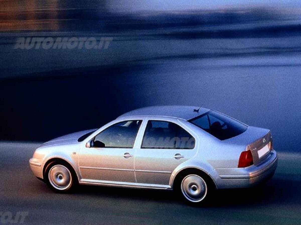 Volkswagen Bora TDI/110 CV cat aut. Trendline: prezzo e scheda tecnica ...