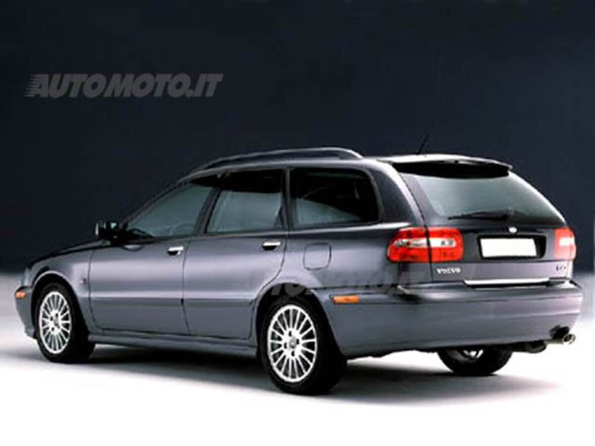 Volvo V40 1.8 16V cat Sport : prezzo e scheda tecnica - Automoto.it