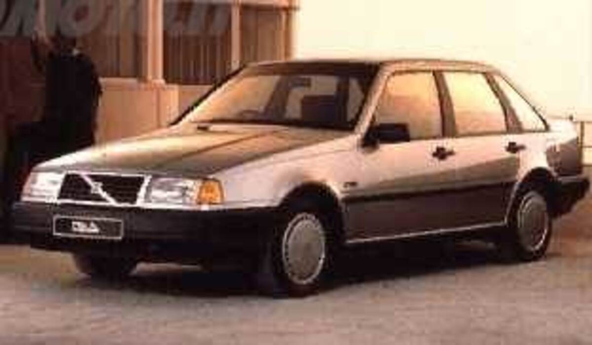 Volvo 440 cat GLE : prezzo e scheda tecnica - Automoto.it