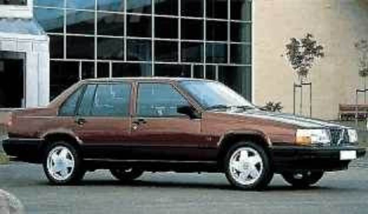 Volvo 940 2.0i turbo cat GLE : prezzo e scheda tecnica - Automoto.it