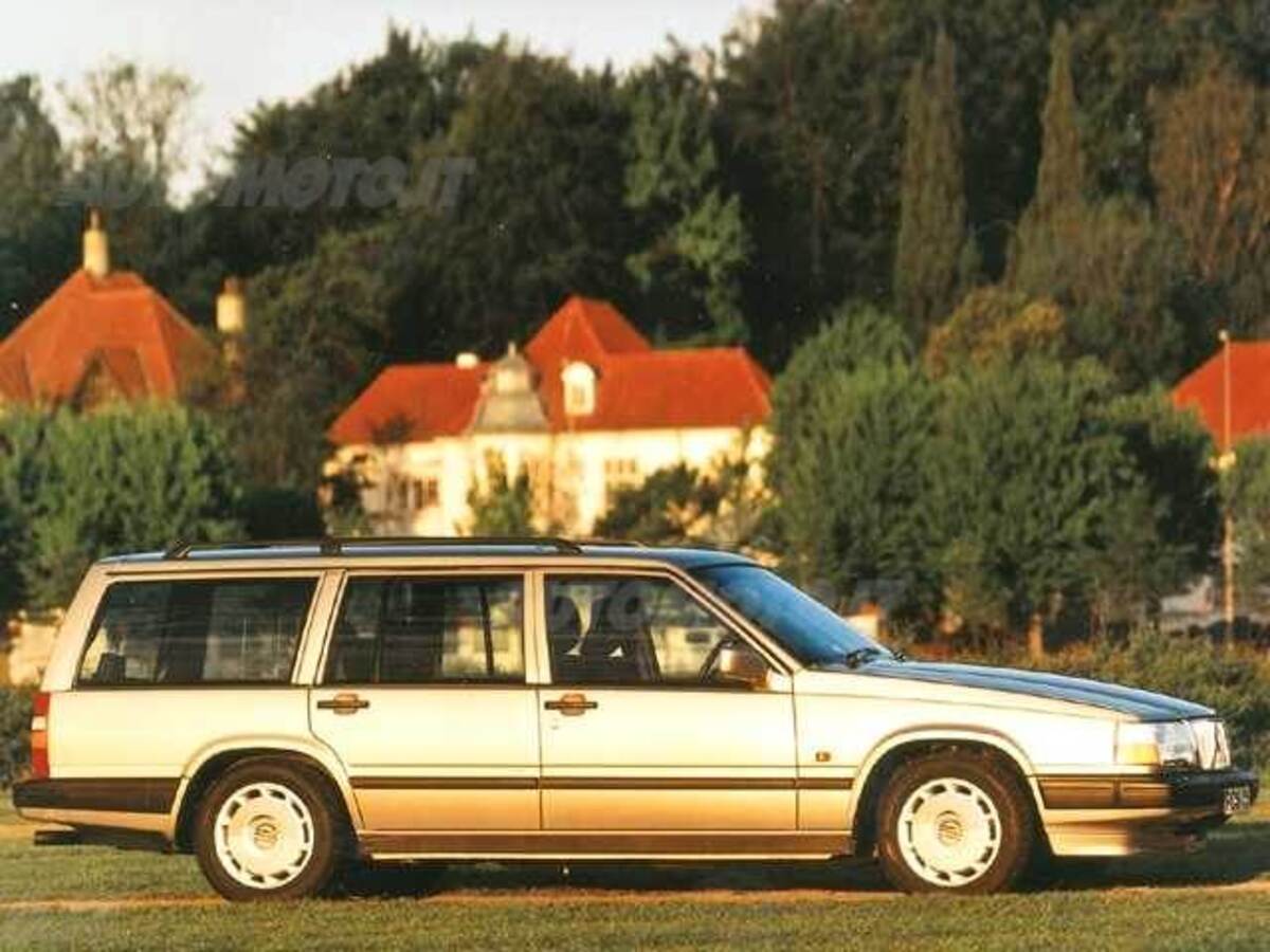 Volvo 940 2.0i turbo cat S.W. Polar : prezzo e scheda tecnica - Automoto.it