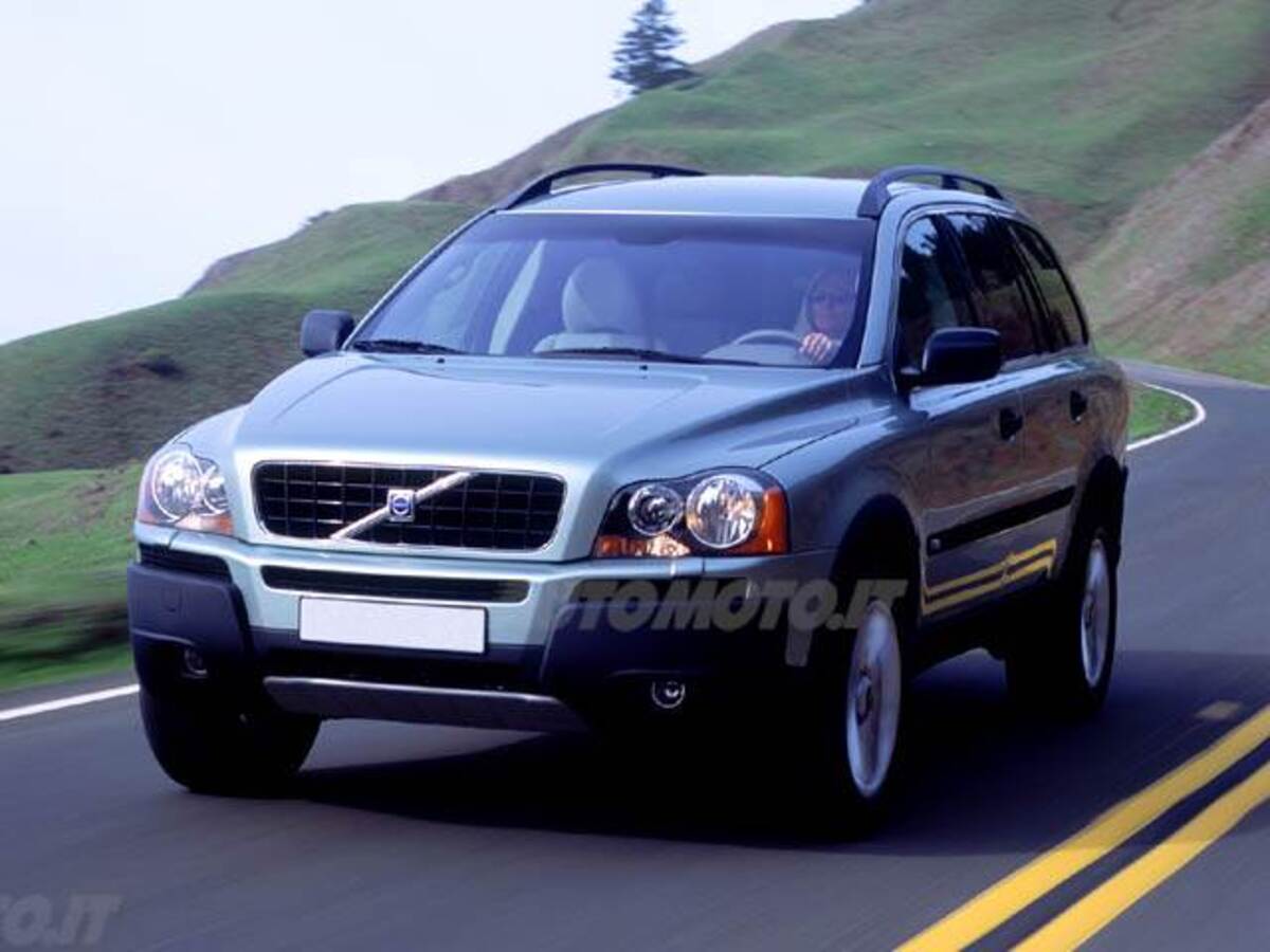 Volvo XC90 2.5 turbo aut. AWD T Optima : prezzo e scheda tecnica ...
