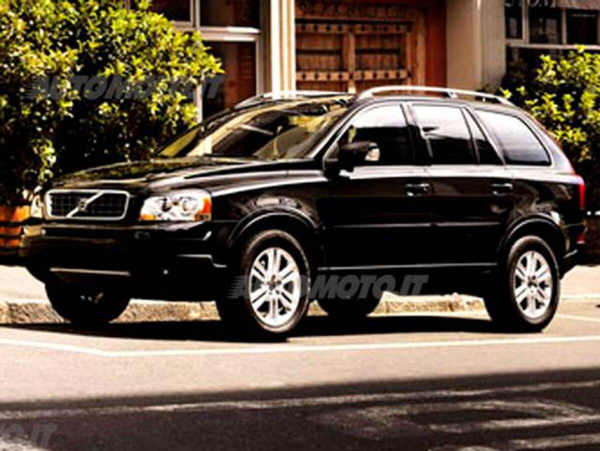 Volvo XC90 V8 AWD Geartronic R-design: prezzo e scheda tecnica ...