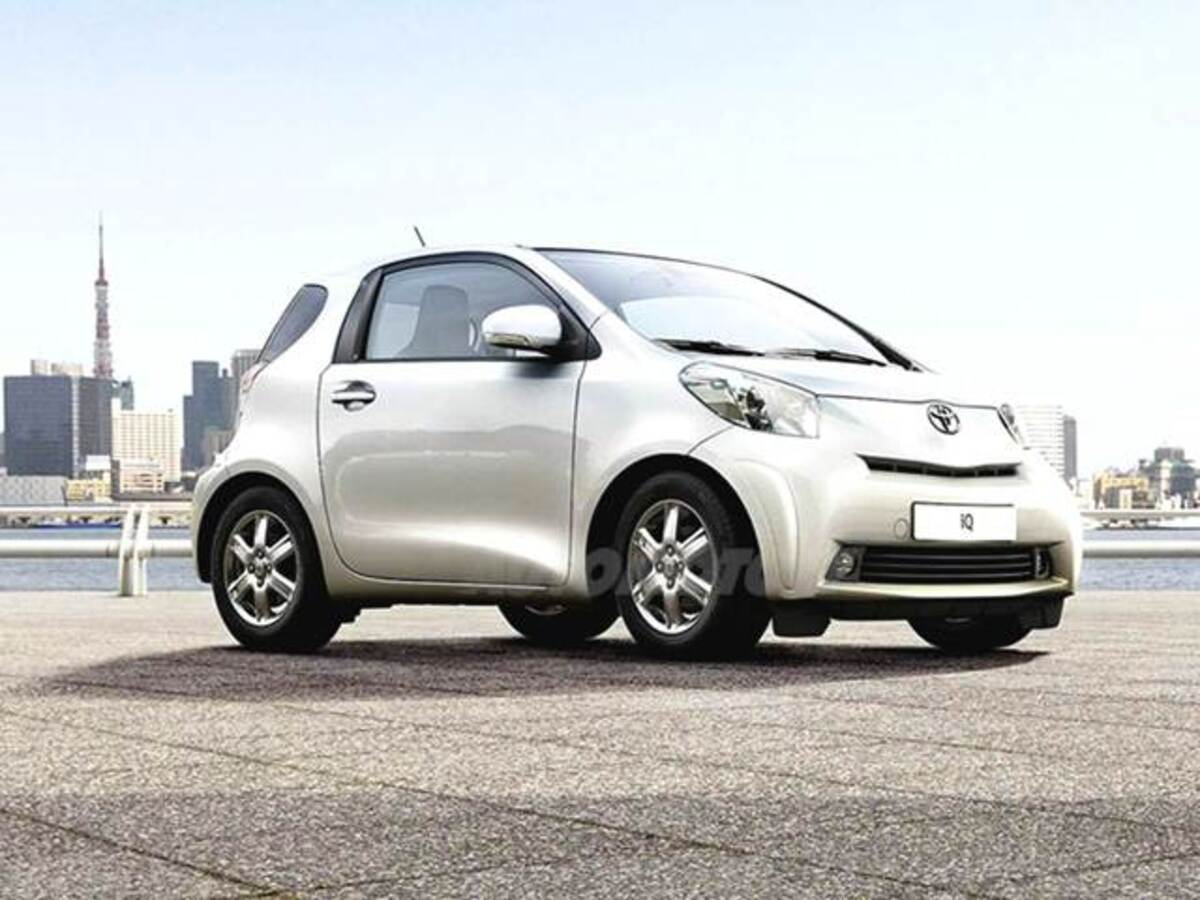 Toyota iQ 1.0 CVT Lounge: prezzo e scheda tecnica - Automoto.it