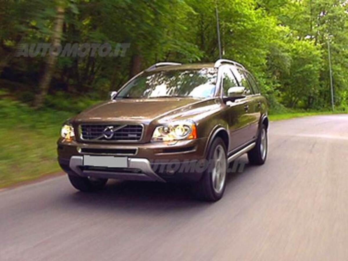 Volvo XC90 D4 Geartronic Momentum : prezzo e scheda tecnica - Automoto.it