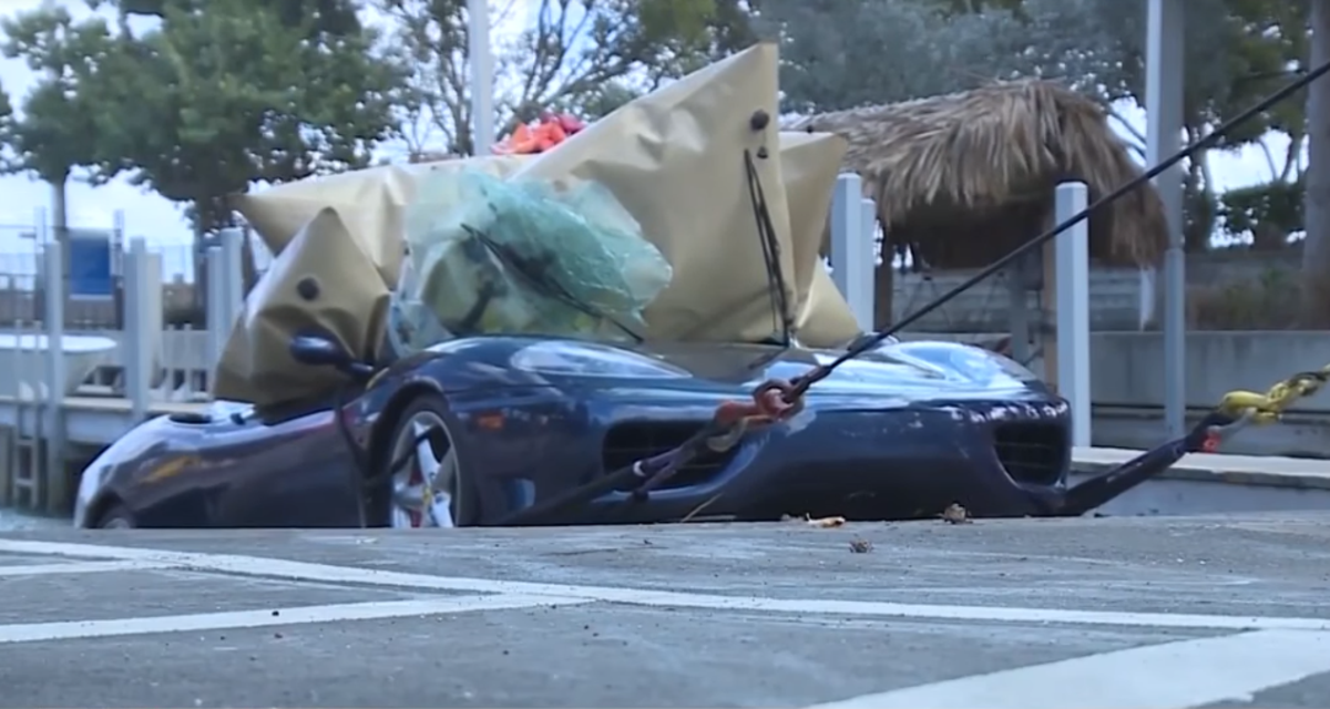 Ferrari in acqua dopo una strana manovra a Palm Beach [Video] - News ...