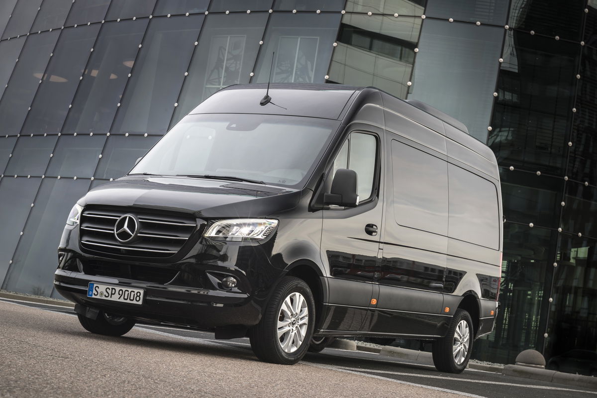 Mercedes Sprinter, con MBUX l'ufficio si sposta con voi [Video] - Prove ...