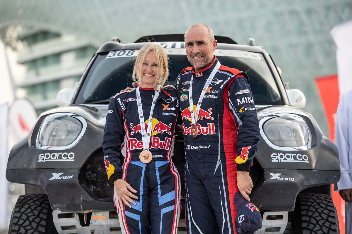 Abu Dhabi Desert Challenge. Peterhansel-Peterhansel (Mini), Trionfo e ...