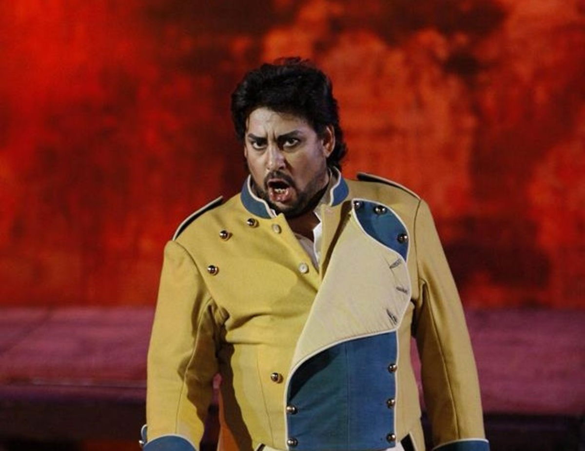 Milano, lo smog manda ko il tenore Marcelo Alvarez - News - Automoto.it