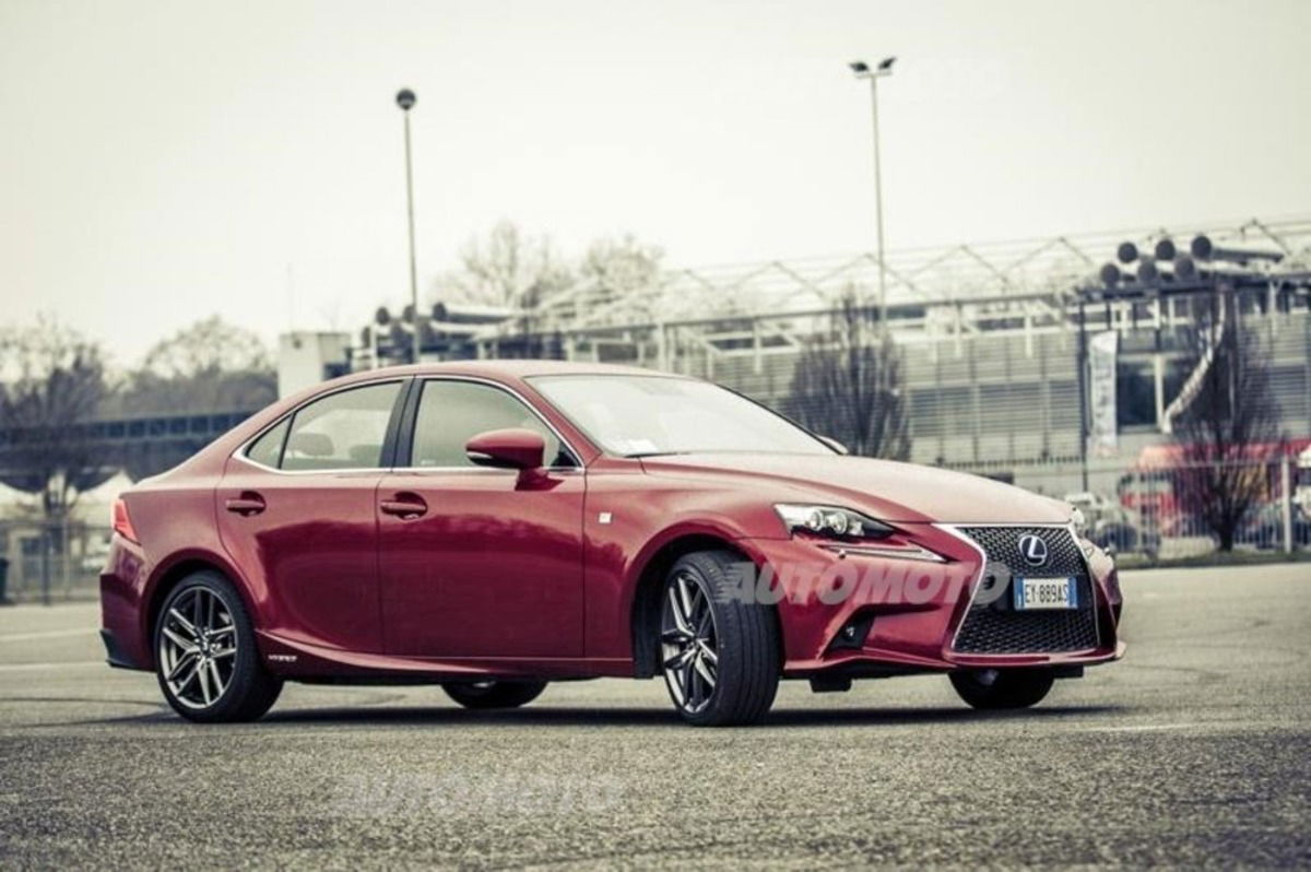 Lexus IS Hybrid : prezzo e scheda tecnica - Automoto.it