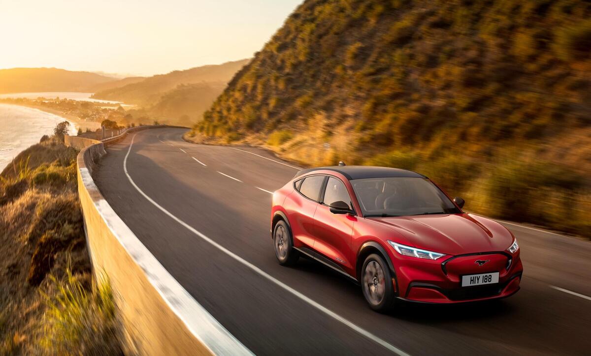 Ford Mustang Mach-E Mach-e extended range Rally awd 487cv auto nuove ...