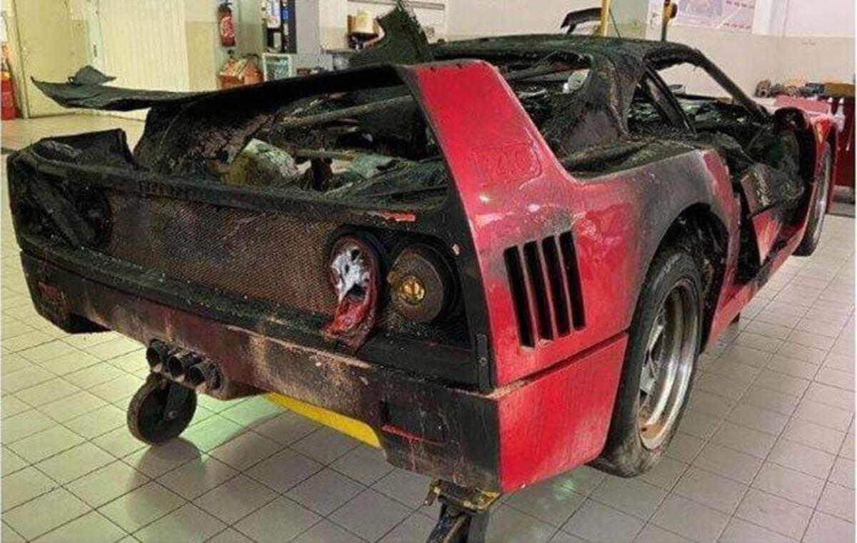 Ferrari F40 a fuoco a Monaco: ve la ricordate? Eccola (bruciata) in ...