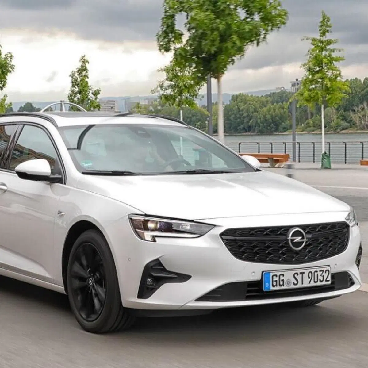 Vendo Opel Insignia Station Wagon 1.6 CDTI 136 S&S Sports Business ...