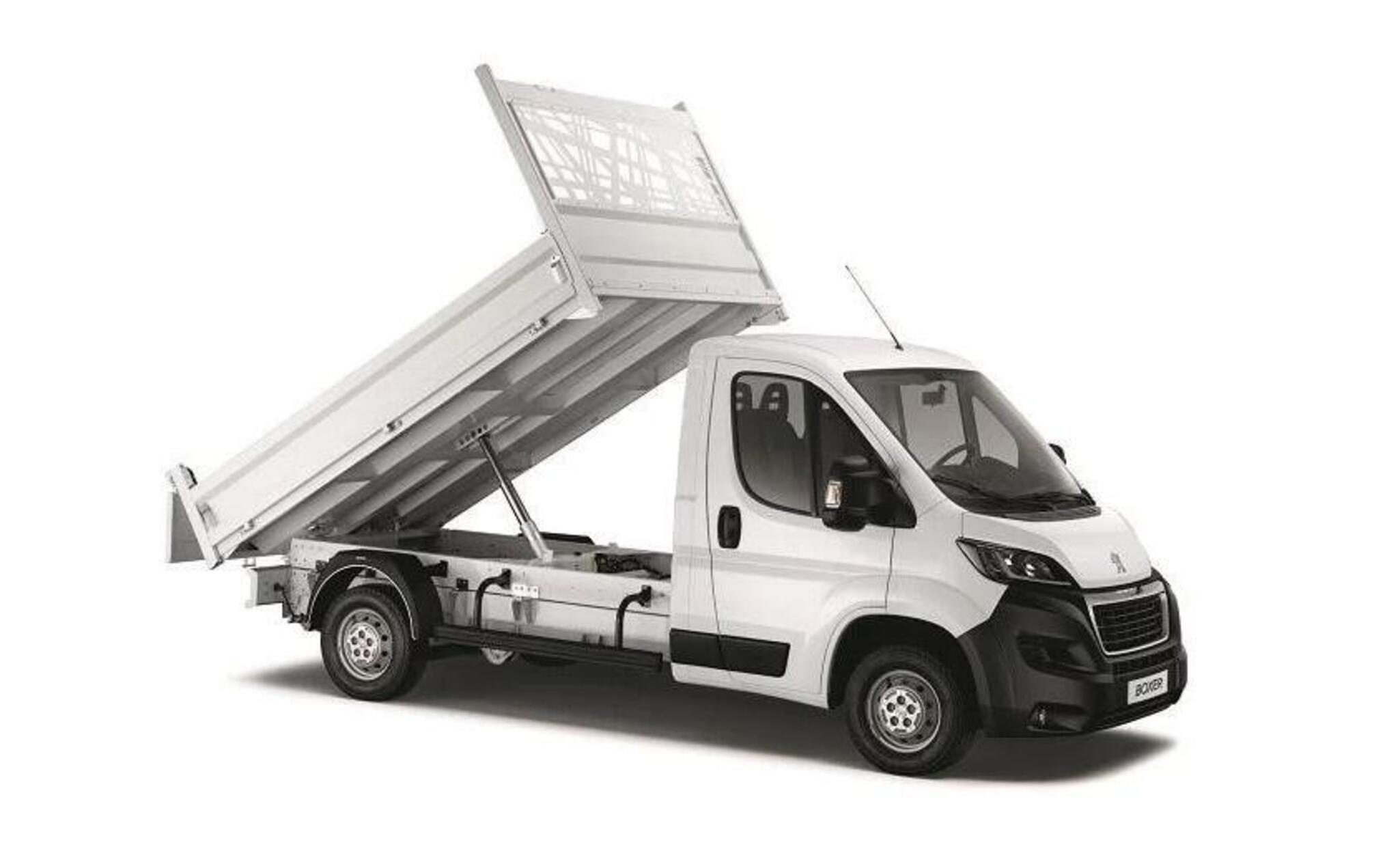 Peugeot Boxer Telaio 335 2.2 HDi/130CV FAP PL Autocarro : prezzo e ...