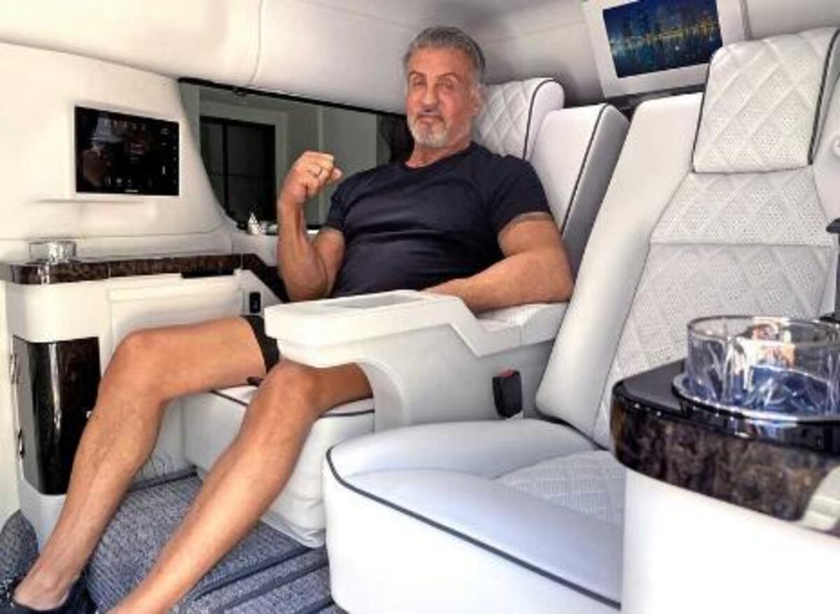 Dalla A di Aston Martin alla P di Porsche: tutti i bolidi di Sylvester ...