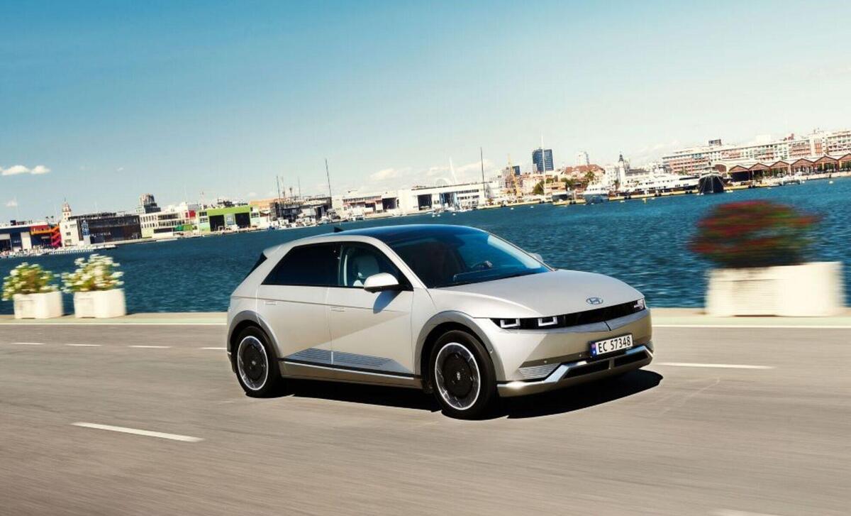 Hyundai Ioniq 5 - Catalogo e listino prezzi Hyundai Ioniq 5 - Automoto.it