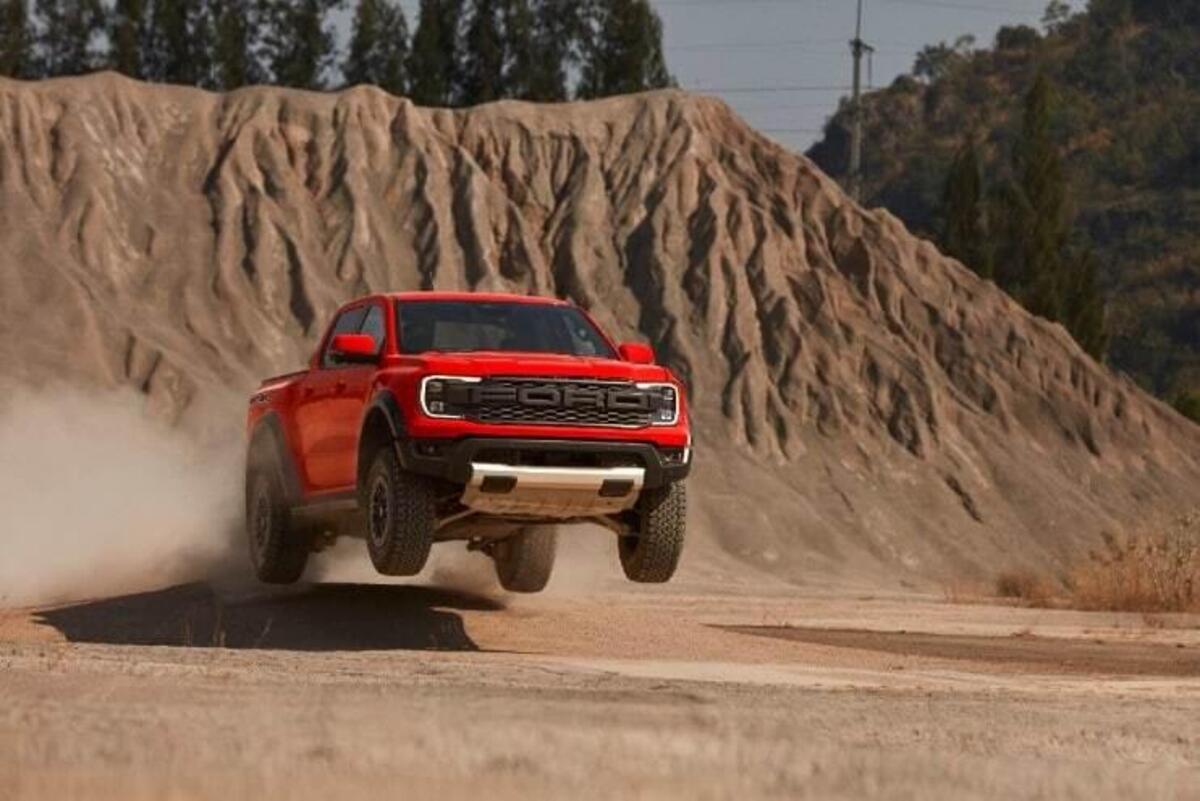 Spostatevi, debutta il nuovo Ford Ranger Raptor MY2023 con i sei ...
