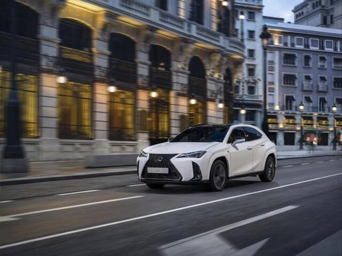 Lexus UX Hybrid Design: prezzo e scheda tecnica - Automoto.it