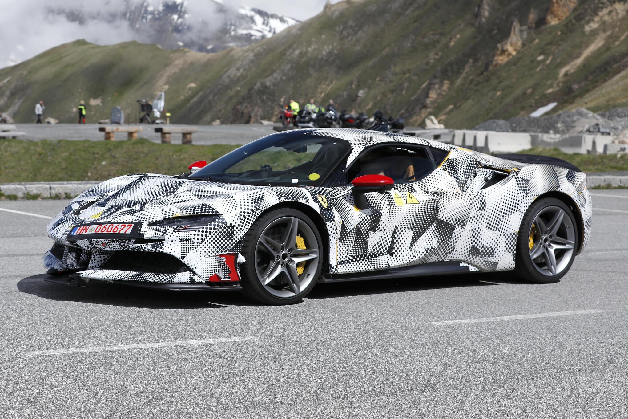 Ferrari SF90 Stradale, in arrivo una versione speciale? Le foto spia ...