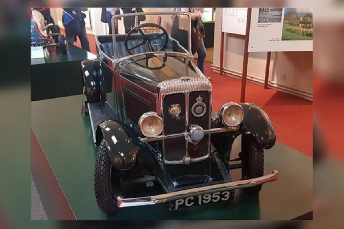 La prima auto della Regina Elisabetta (da bambina) era una C4 ...
