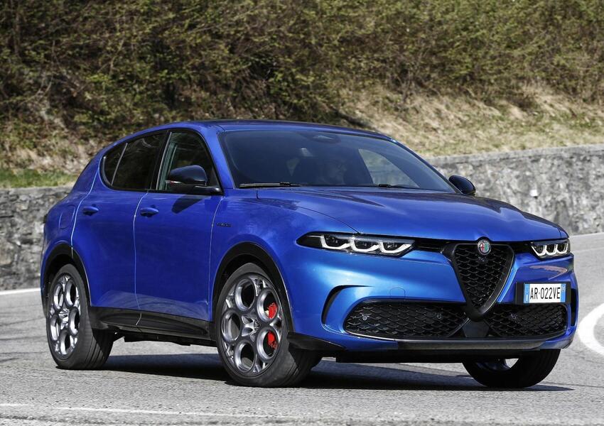 Alfa Romeo Tonale Tonale 1.3 280CV PHEV AT6 Q4 Veloce (11/2022): prezzo ...