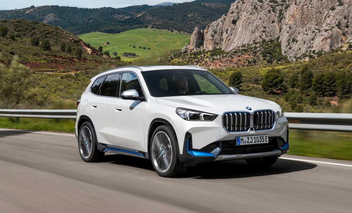 BMW iX1 edrive 20 X-Line nuove, listino prezzi auto nuove - Automoto.it