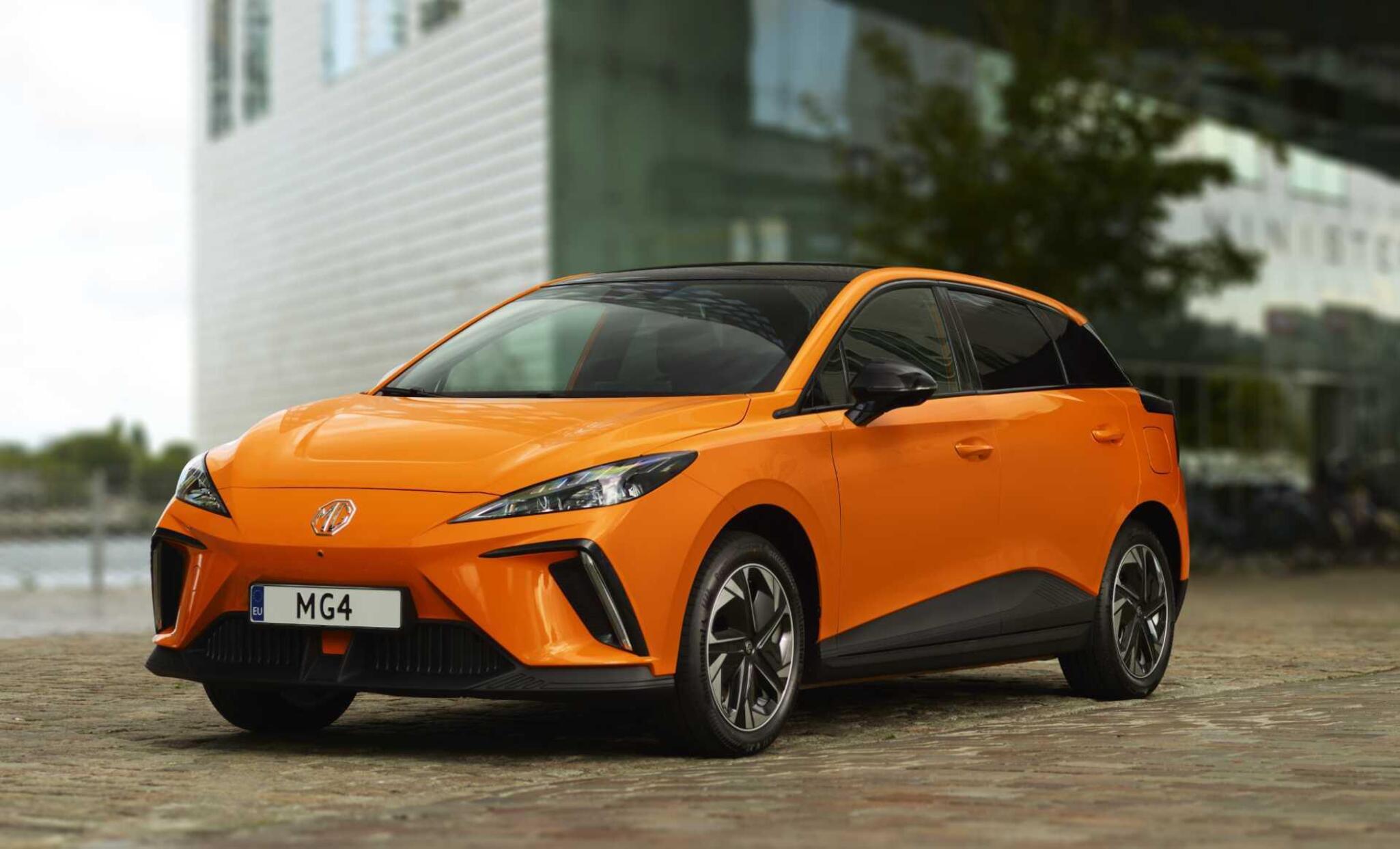 Mg MG4 MG4 Luxury 64 KWh: prezzo e scheda tecnica - Automoto.it