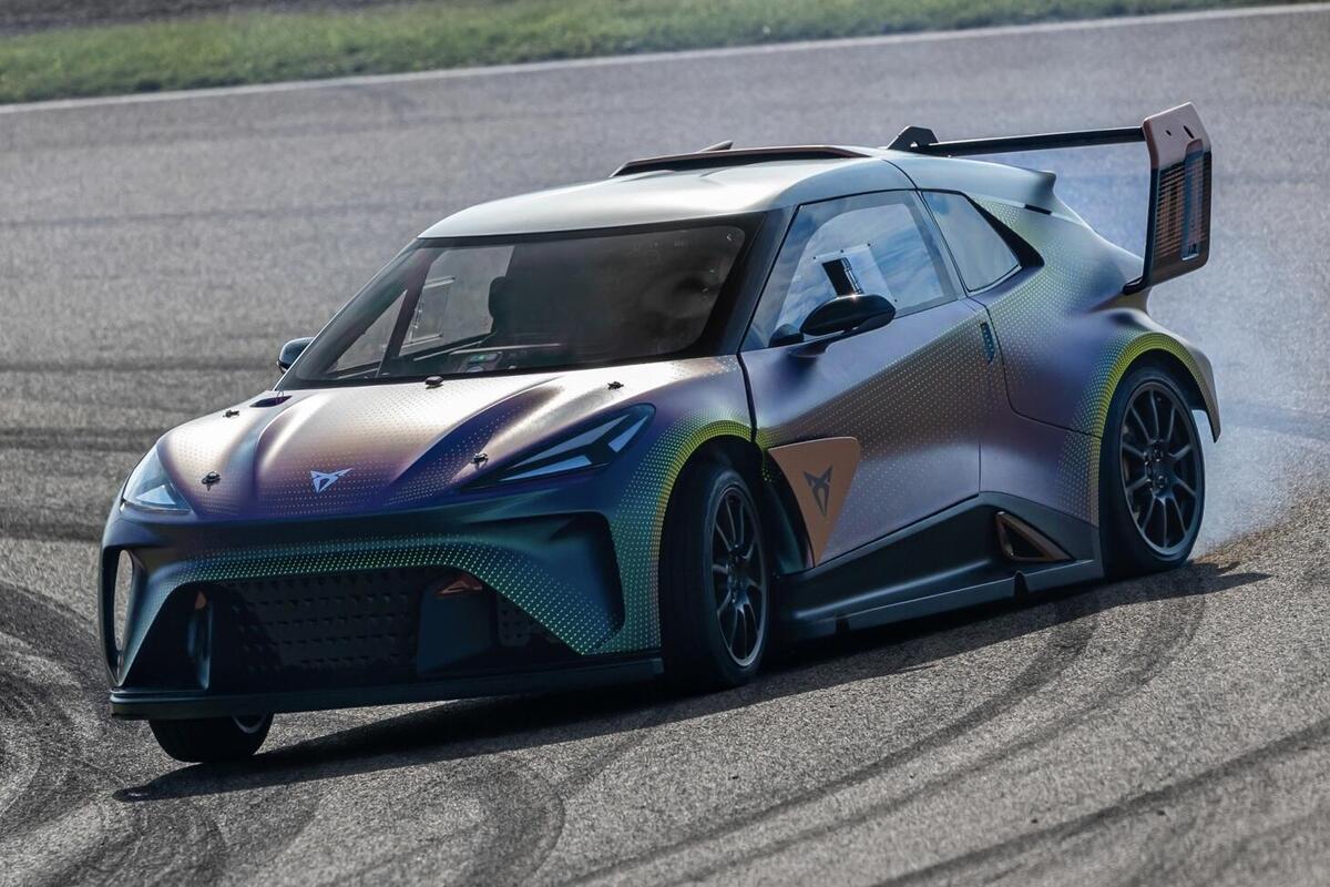 Derapare con 430 CV? Fatto! Cupra UrbanRebel Racing Concept [VIDEO ...