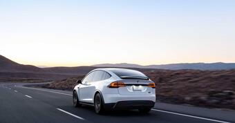 Tesla Model X - Catalogo e listino prezzi Tesla Model X - Automoto.it