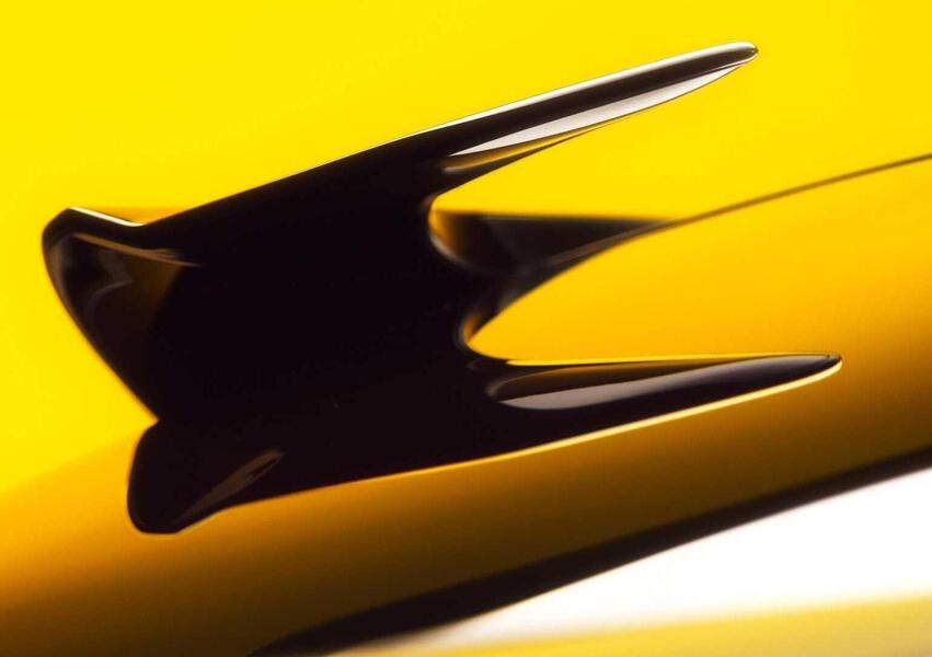 Lotus Eletre R (01/2023): prezzo e scheda tecnica - Automoto.it