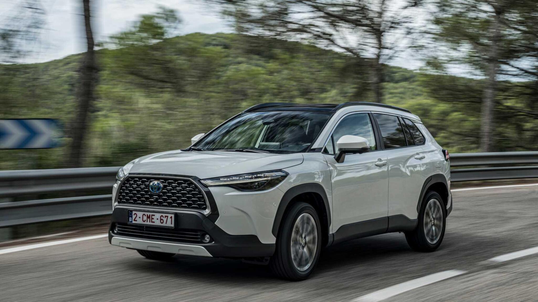 Toyota Corolla Cross Hybrid - Catalogo e listino prezzi Toyota Corolla ...