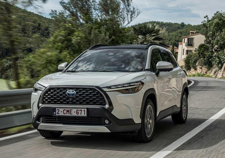 Toyota Corolla Cross Hybrid - Catalogo e listino prezzi Toyota Corolla ...