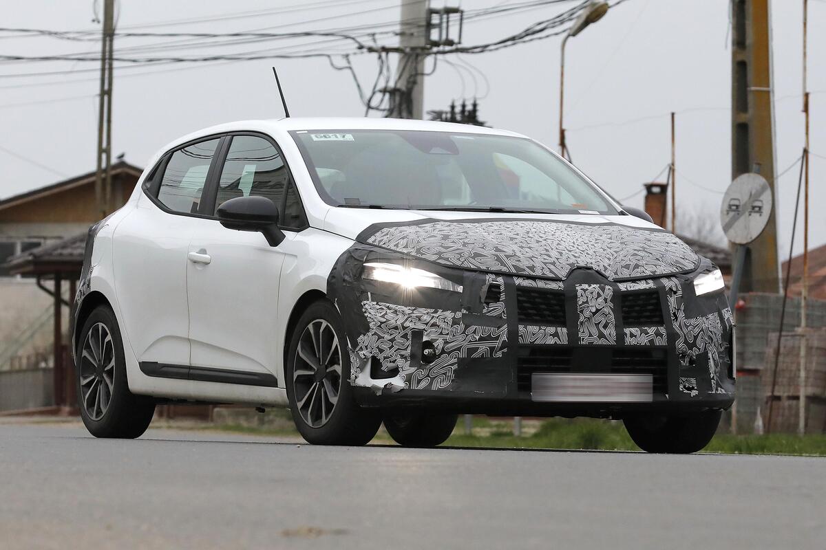 Renault Clio 2023, nuovi ibridi e nuovo Facelift [Foto Spia] - News ...