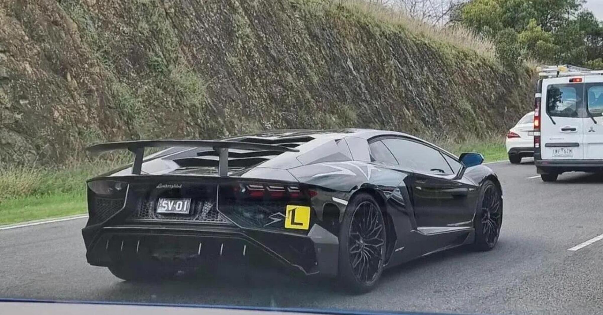 La prima Lambo non si scorda mai: a lezione di guida a 16 anni con la ...
