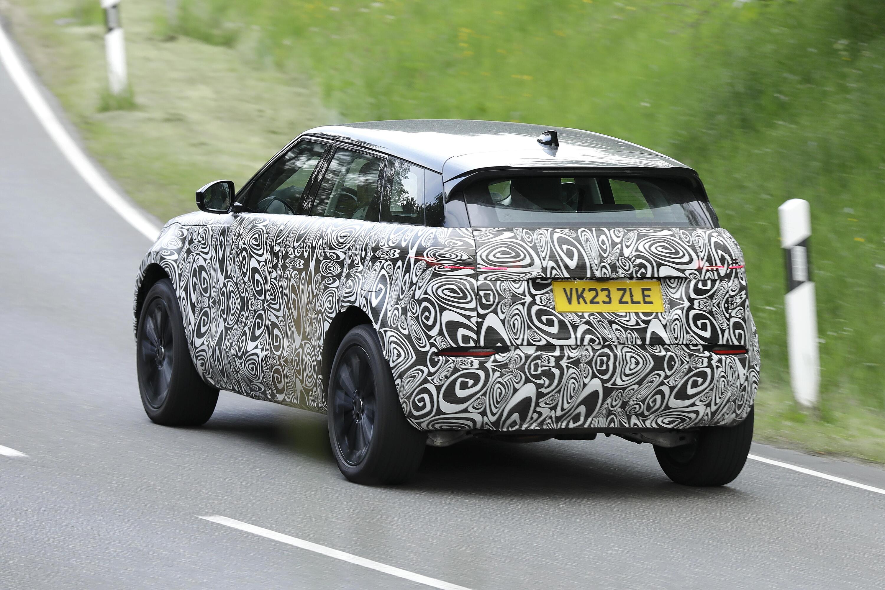 Range Rover Evoque 2023, ecco le foto spia del nuovo Facelift - News ...