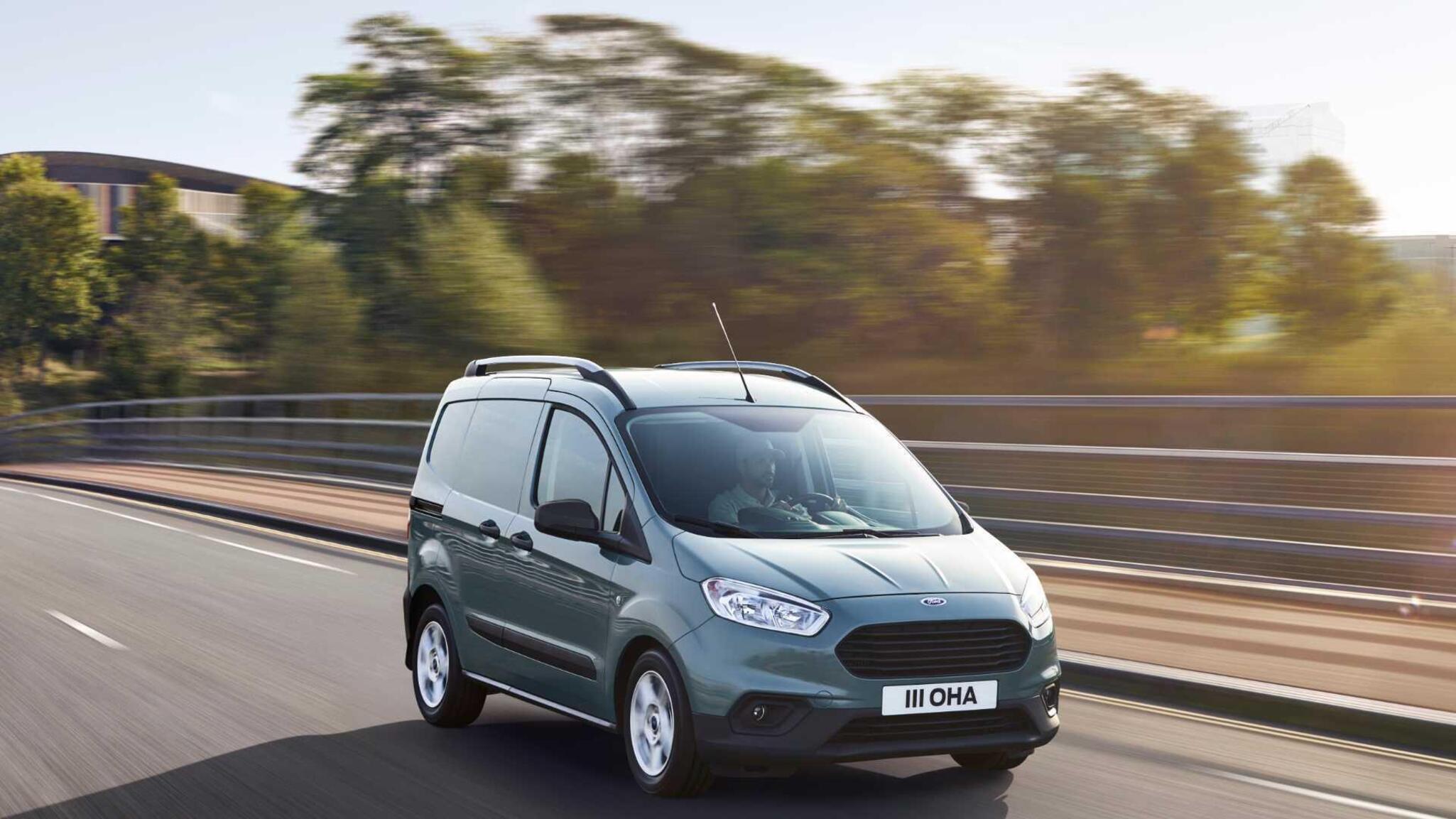 Ford Transit Courier 1.5 EcoBlue 100CV Active (08/2023): prezzo e ...