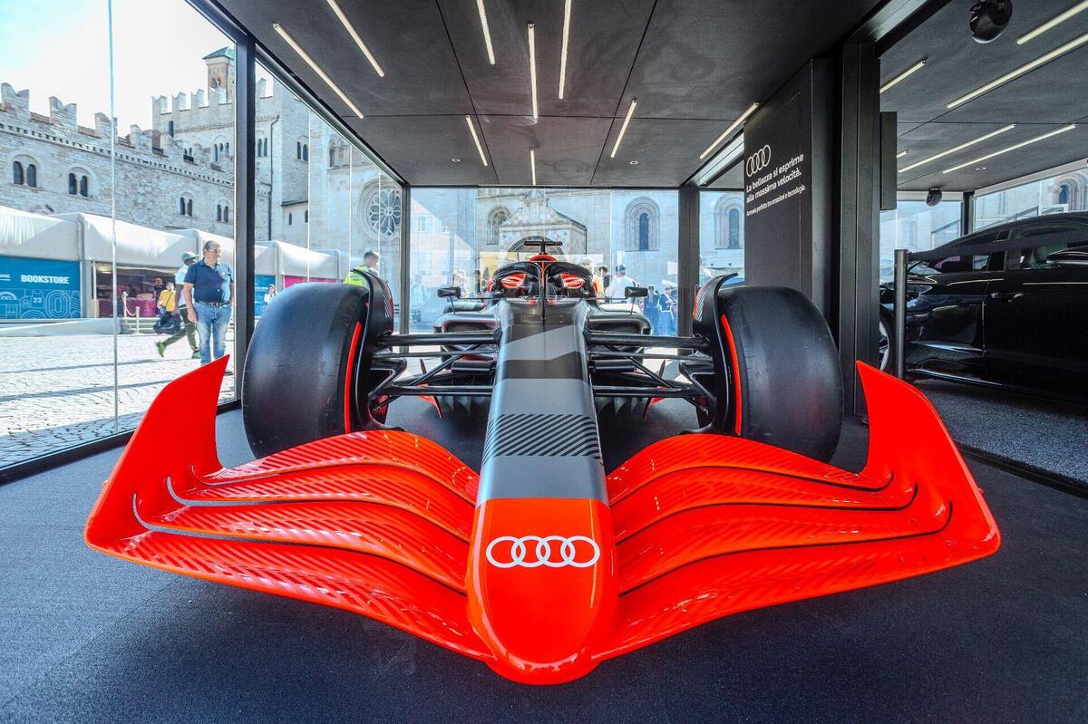 Il prototipo Audi F1 sbarca in Italia. Ma come saranno davvero le monoposto 2026? [Video ...